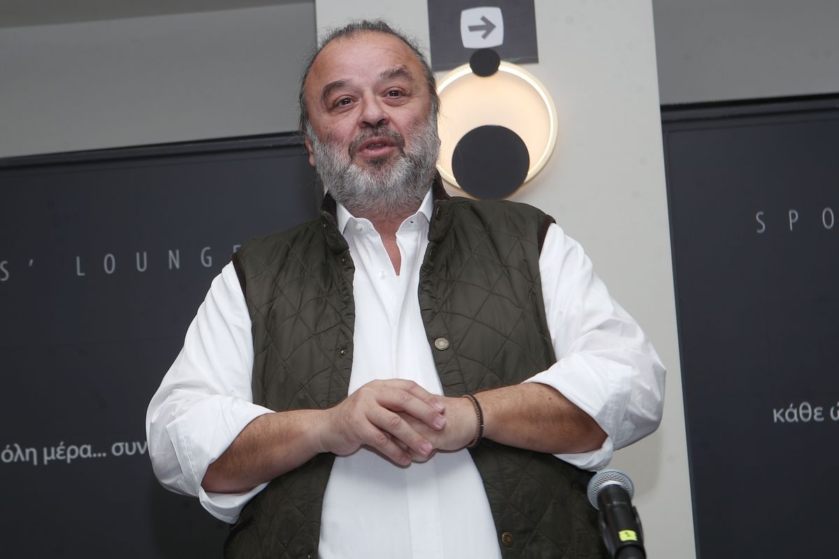 Αναστάτωσε την Τήνο με τα μικροσκοπικά της μαγιό η Ζέτα Θεοδωροπούλου